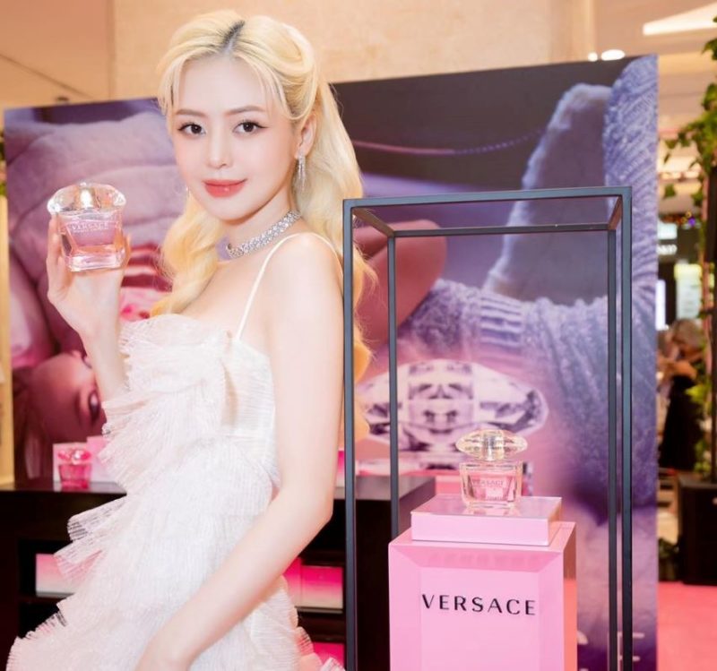 Bộ đôi Versace Bright Crystal và Bright Crystal Absolu được giới thiệu ...